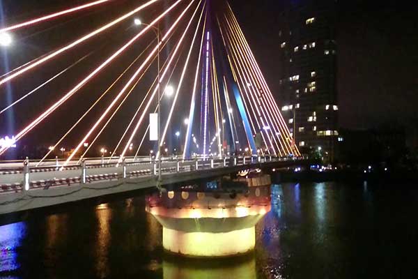Beautiful Da Nang In Han River, Da Nang city - Cruise Halong Bay