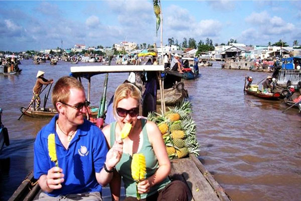 Cai Be Floating Market, Mekong Delta - Cruise Halong Bay